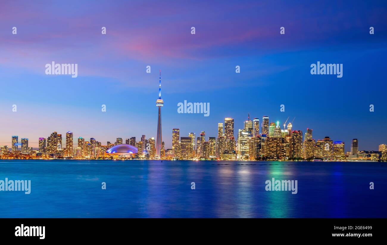 Toronto city Skyline at sunset in Ontario, Canada Stock Photo - Alamy