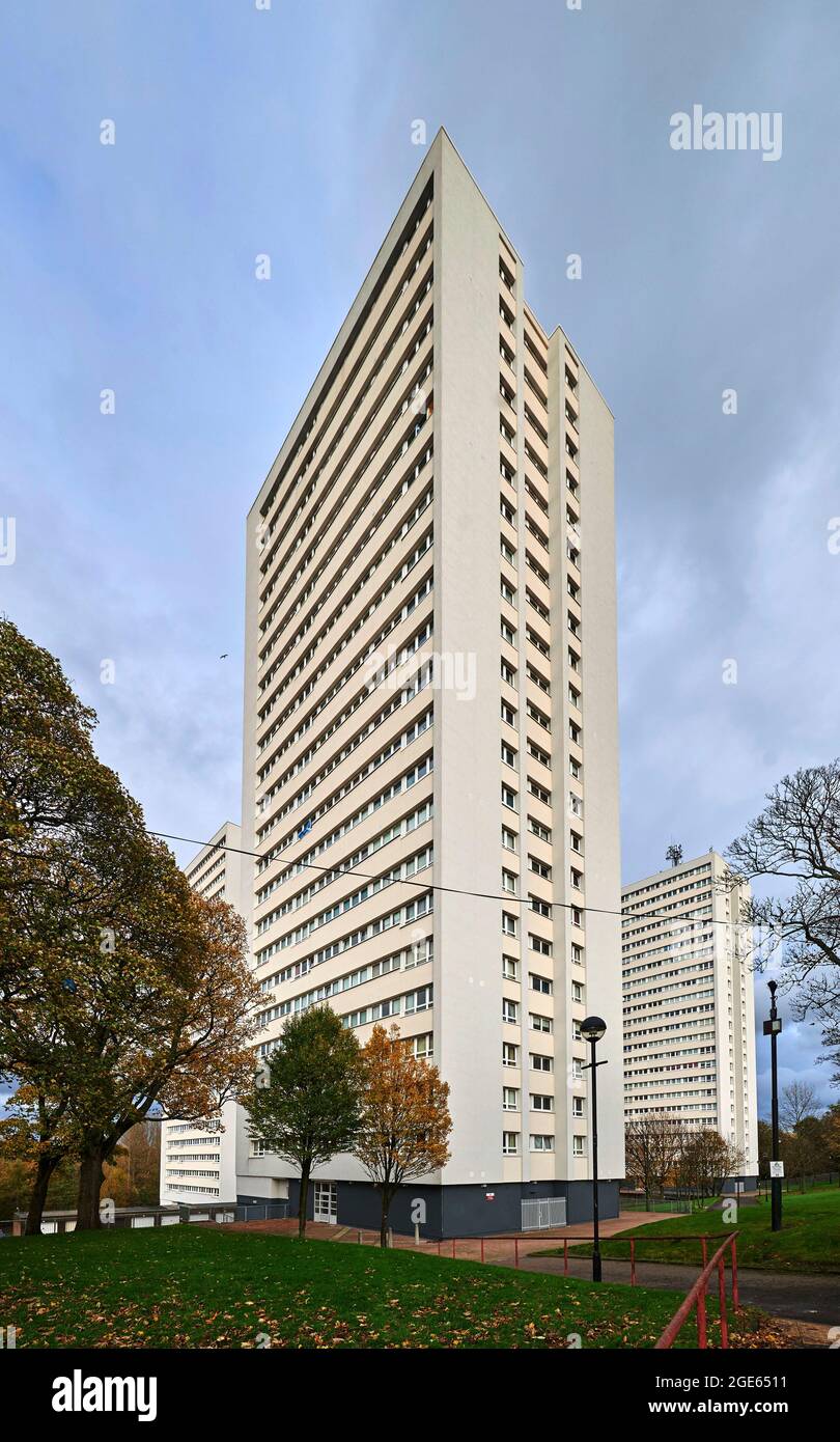 High rise residential tower blocks hi-res stock photography and images ...