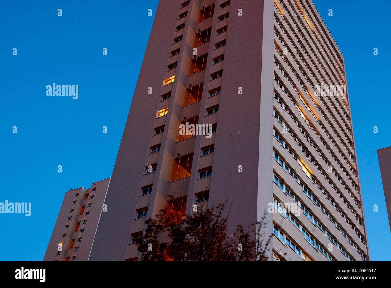 High rise residential blocks hi-res stock photography and images - Alamy