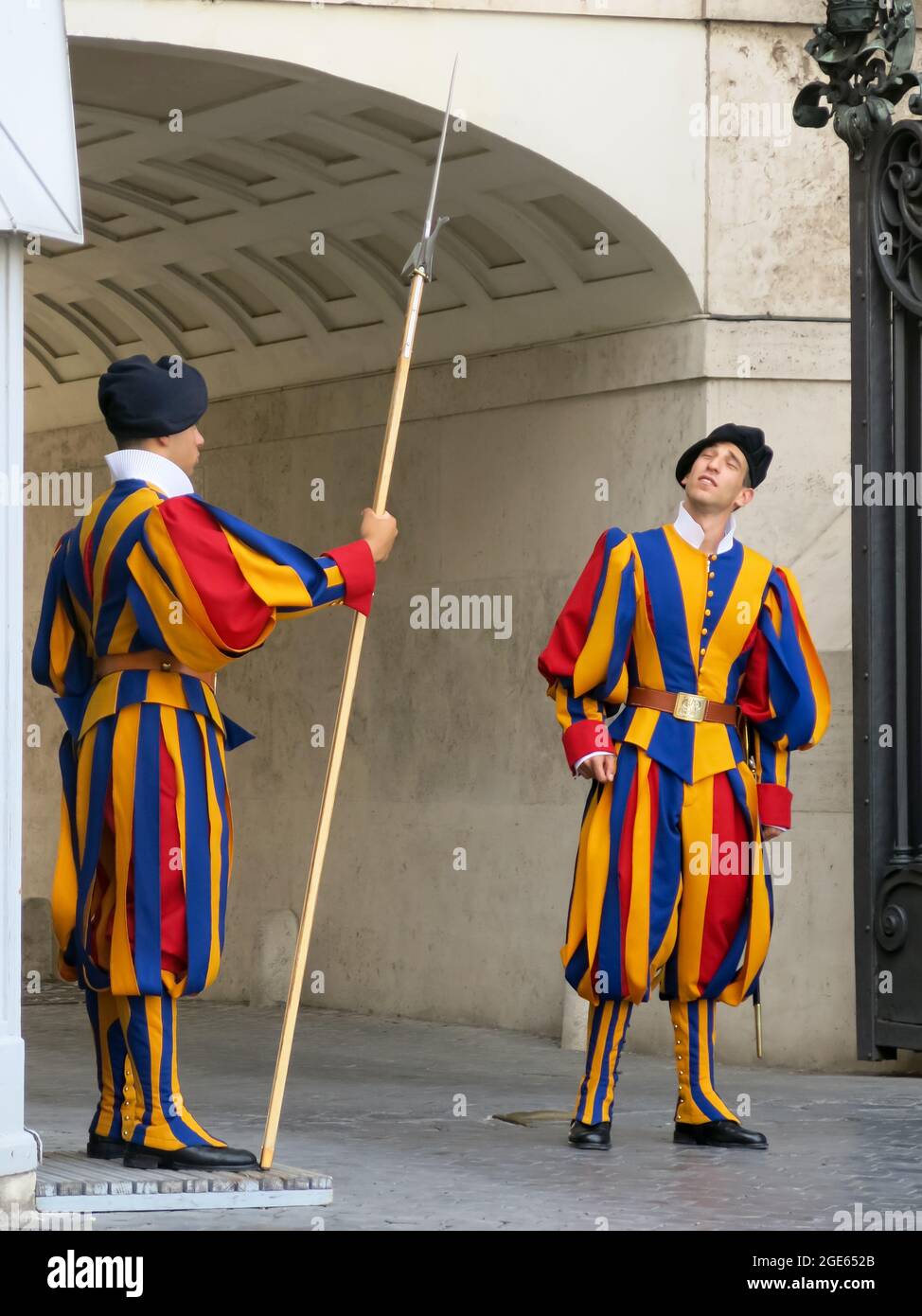 Gate guards hi-res stock photography and images - Alamy