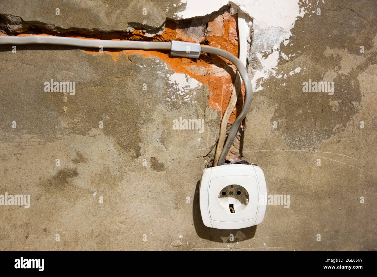 House electricity wires in hi-res stock photography and images - Alamy