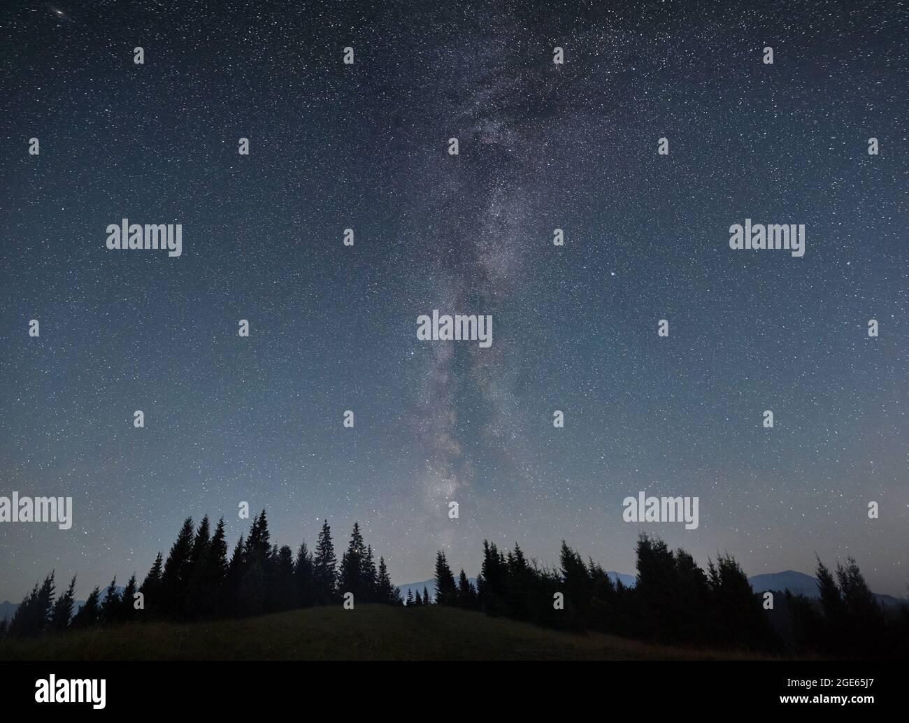 Milky way stars in summer hi-res stock photography and images - Alamy