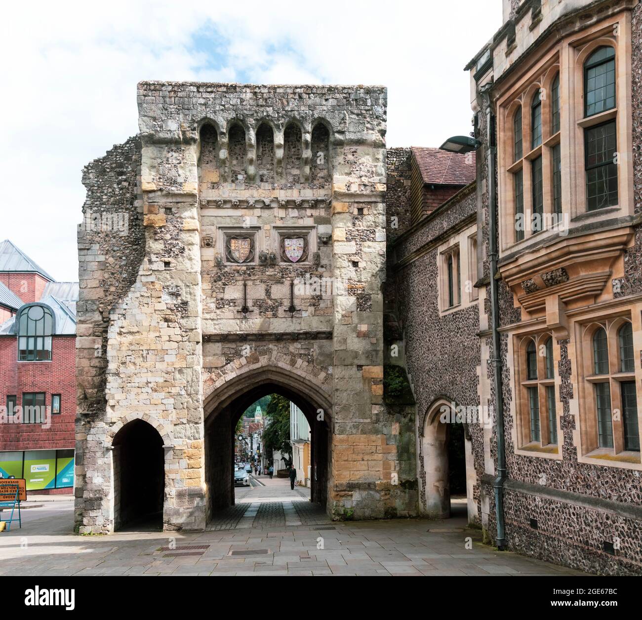 Winchester medieval gates hi-res stock photography and images - Alamy