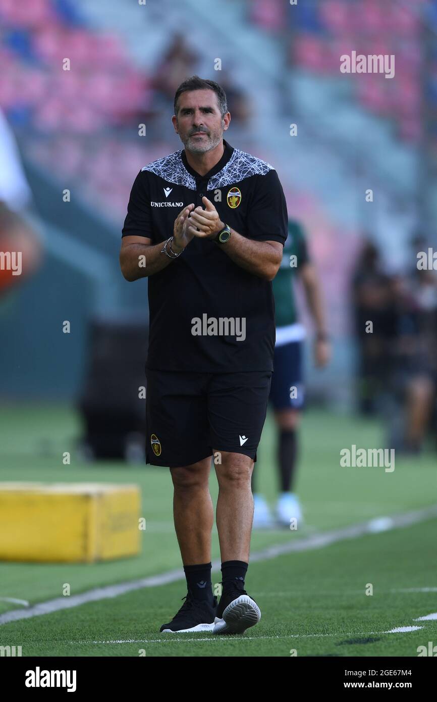 Cristiano Lucarelli Coach (Ternana) during the Italian Tim Cup match ...
