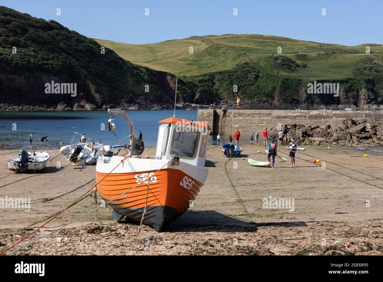 Hope cove cove kingsbridge hi-res stock photography and images - Alamy