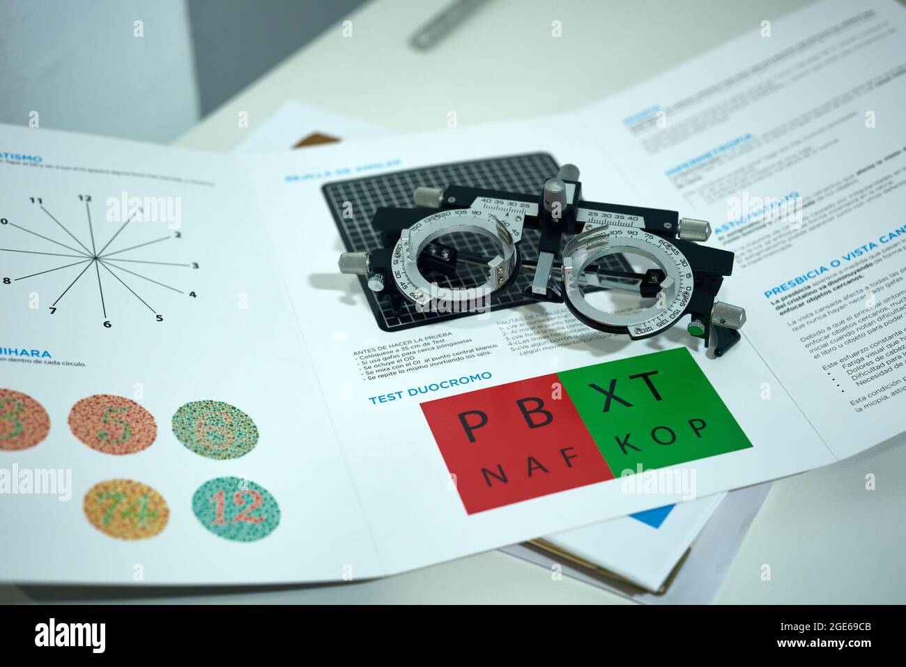 Optometric instruments hi-res stock photography and images - Alamy