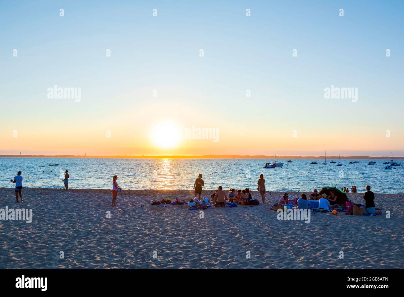 Arcachon (south western France): tourists enjoying the sunset over the ...