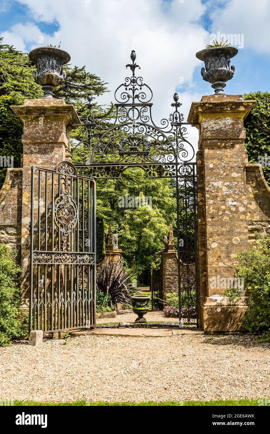 Athelhampton House and Gardens, a fine Mansion in Dorset Stock Photo ...