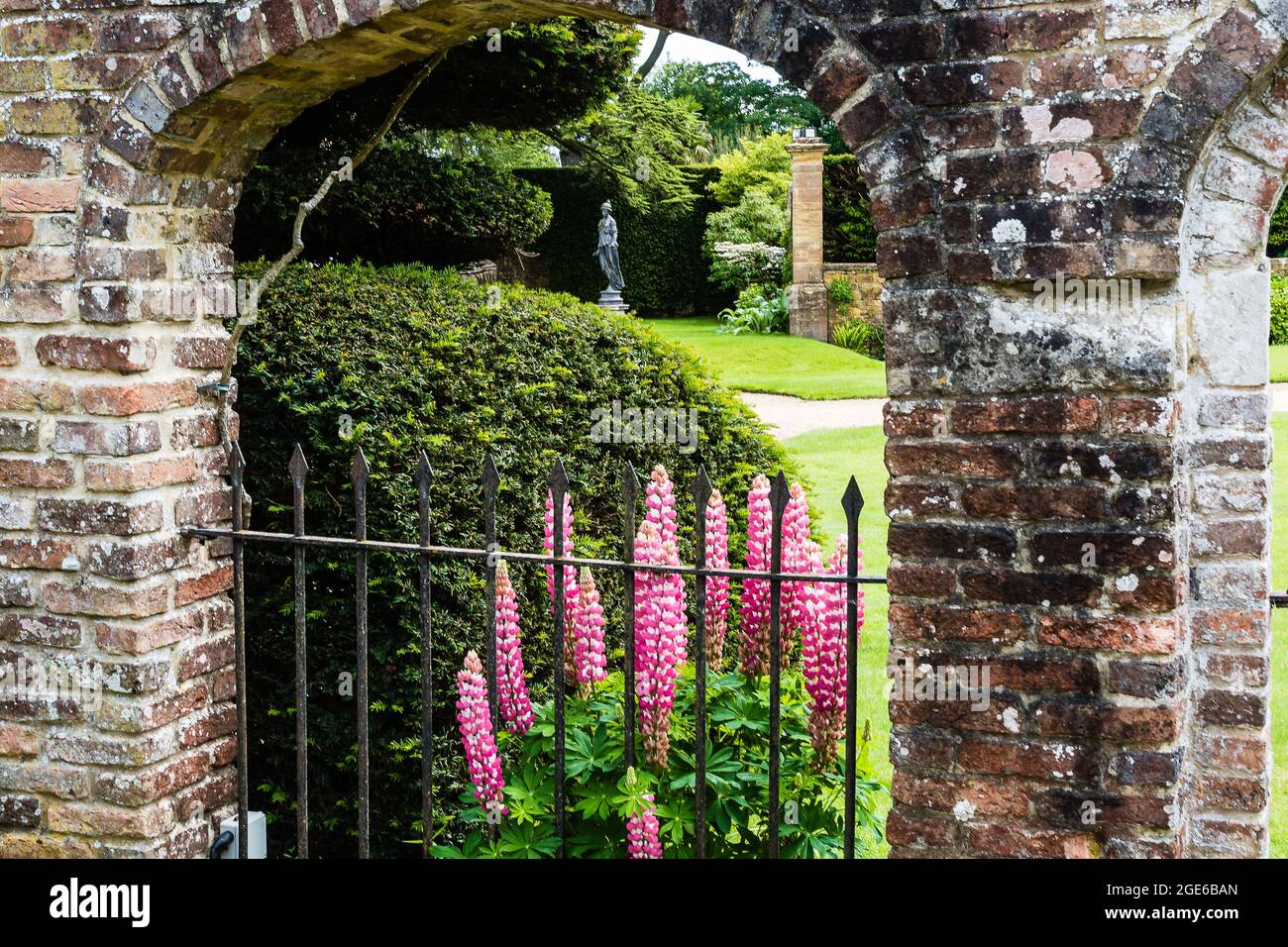 Athelhampton House and Gardens, a fine Mansion in Dorset Stock Photo ...