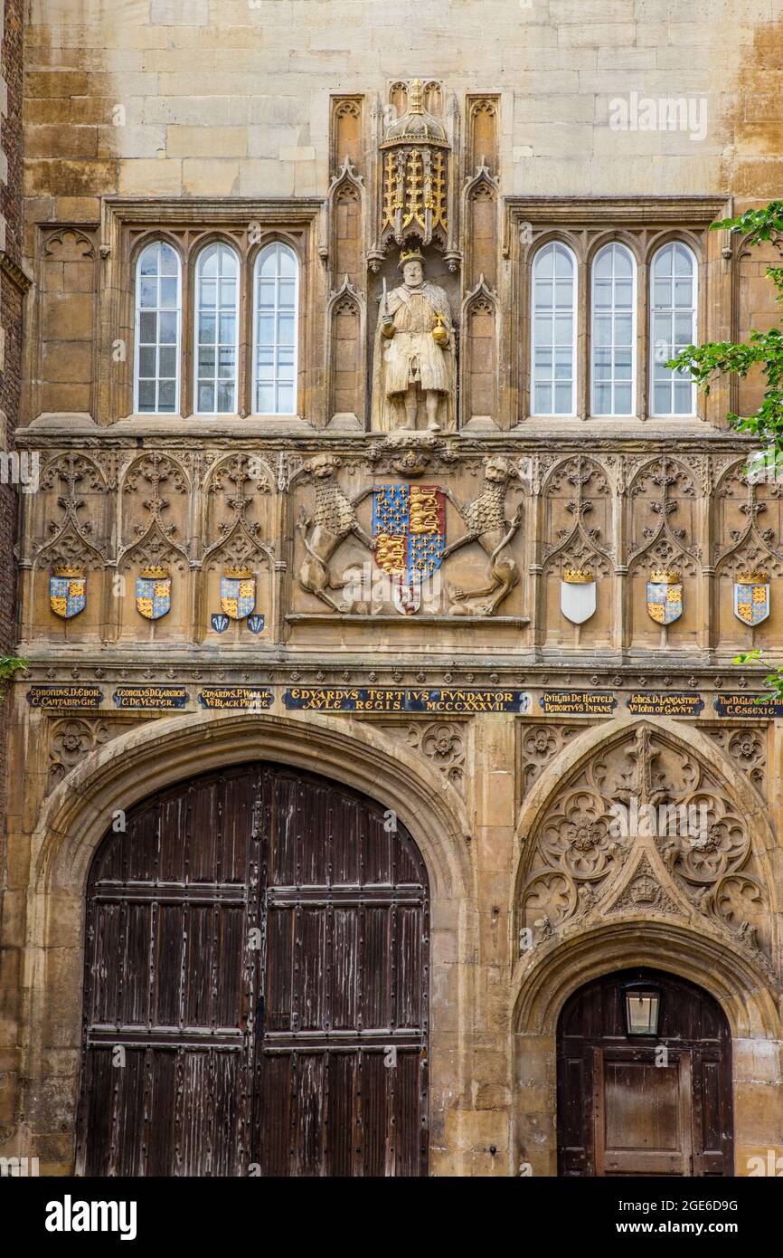 Entrance to Trinity College Cambridge, founded by King Henry VIII Stock ...