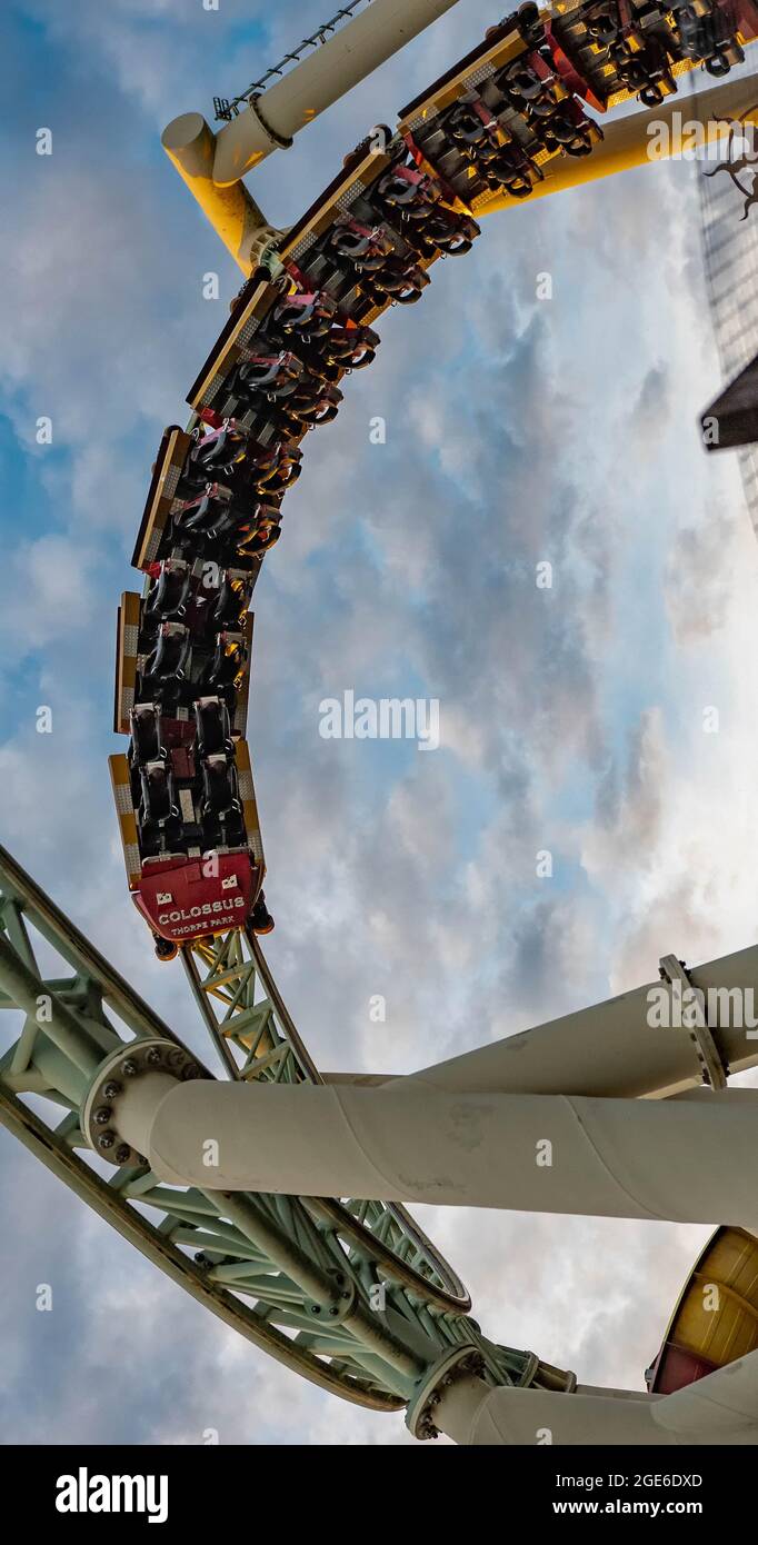 Fastest looping roller coaster hi-res stock photography and images - Alamy