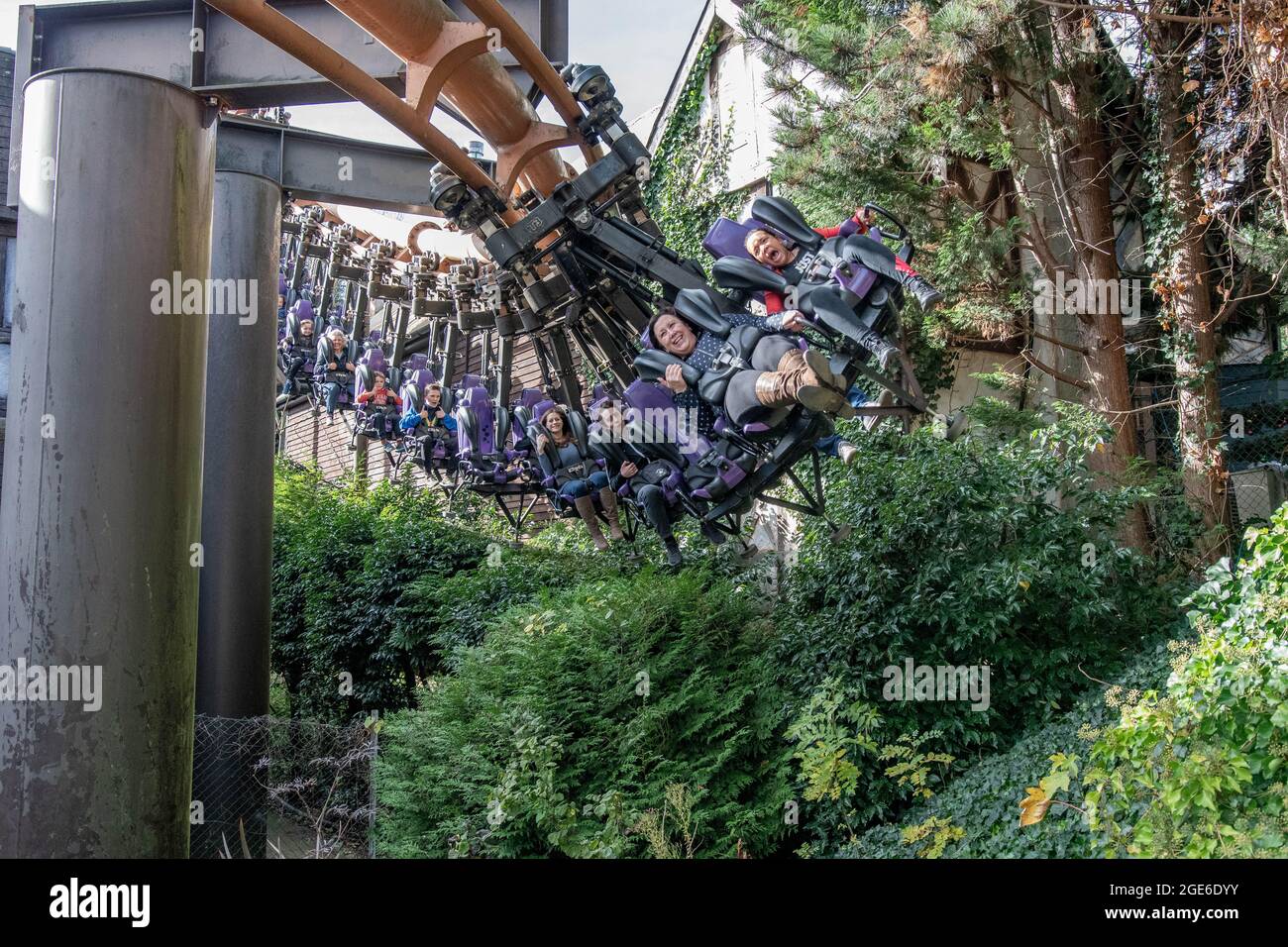 Chessington world of adventures ride hi-res stock photography and ...