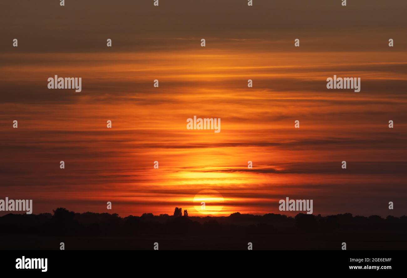 Dark shadows hi-res stock photography and images - Alamy