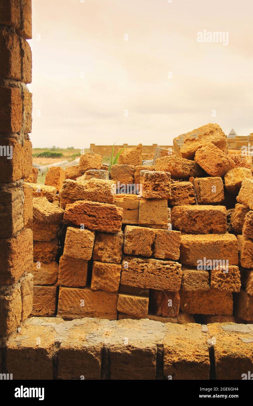 Ruin. Old house. Ruins. House of blocks Stock Photo - Alamy