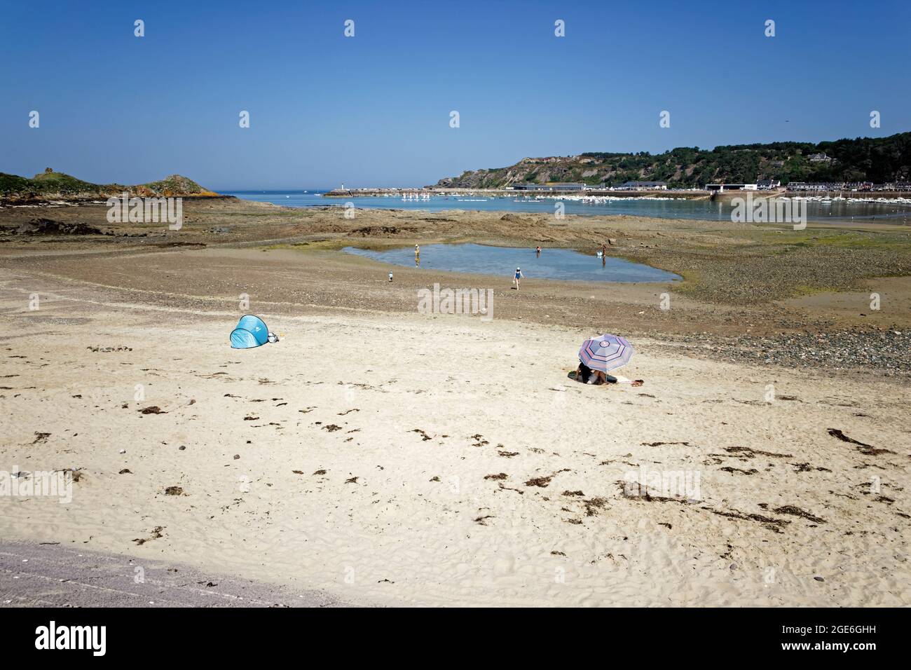 Centre beach in Erquy (Penthièvre coast, Cap d'Erquy, Côtes d'Armor ...