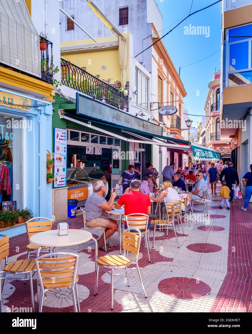 Pavement cafe hi-res stock photography and images - Alamy