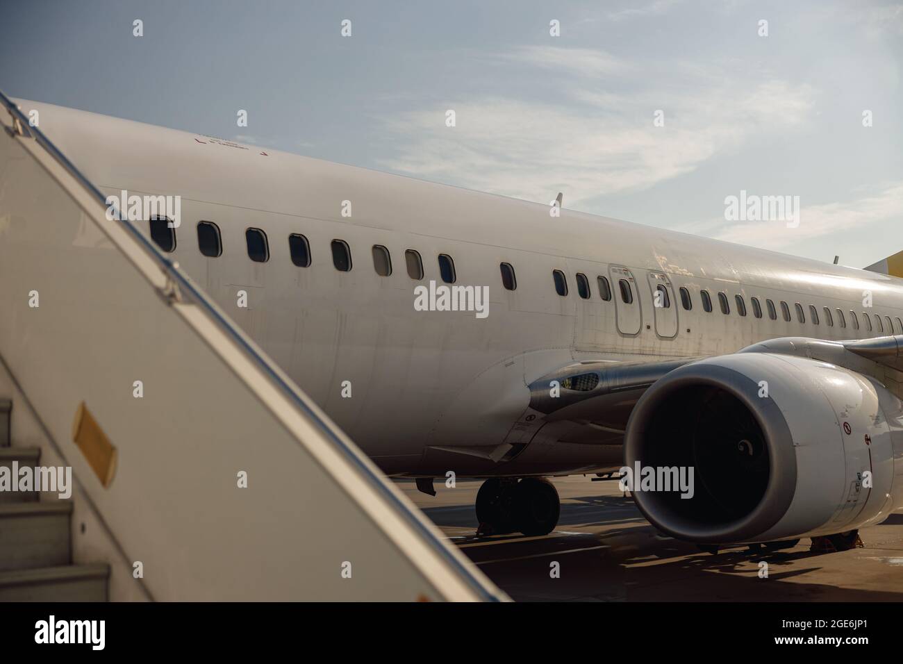 Aircraft cockpit exterior hi-res stock photography and images - Alamy