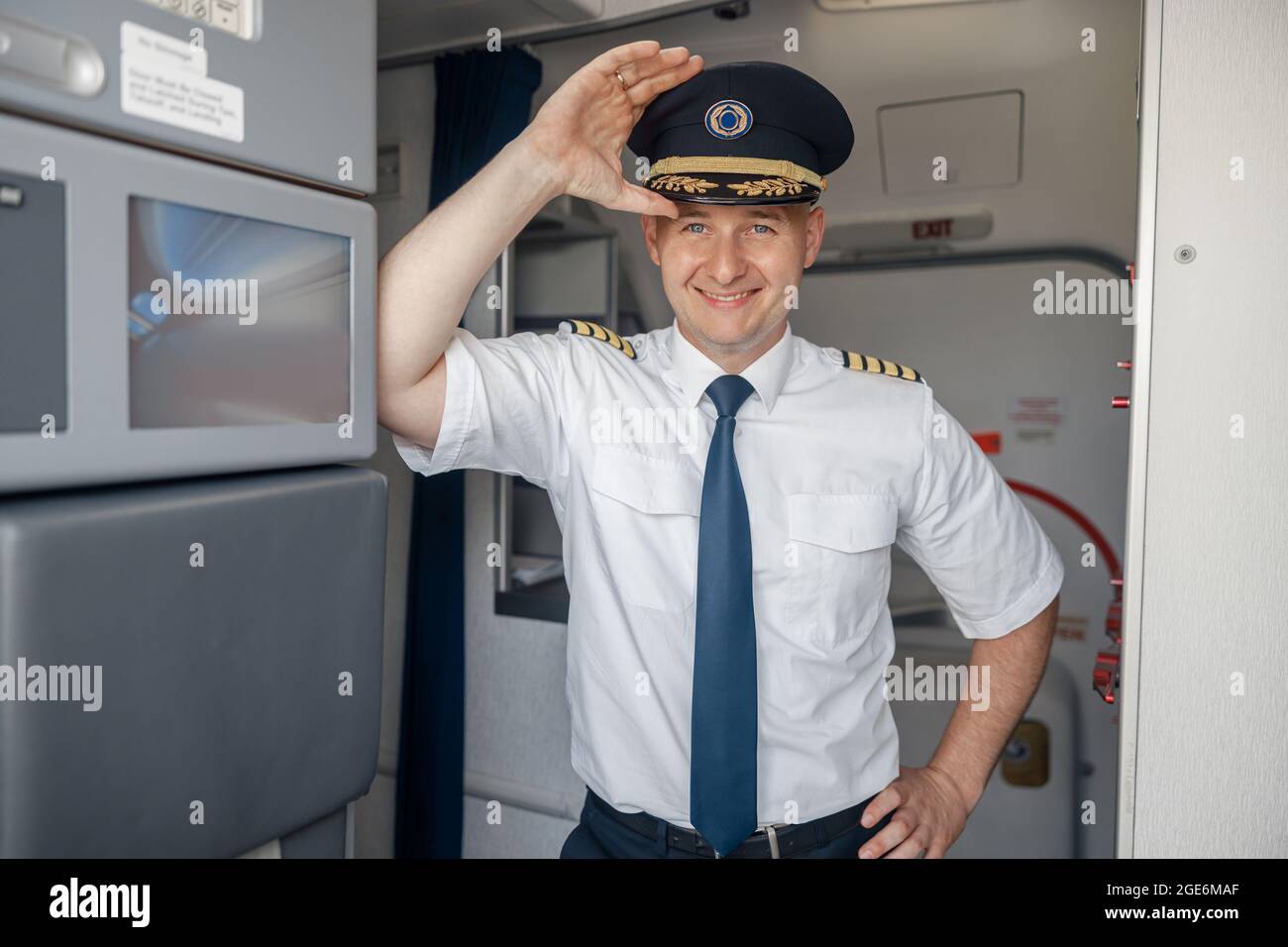 Inside airplane pilot cabin hi-res stock photography and images - Alamy
