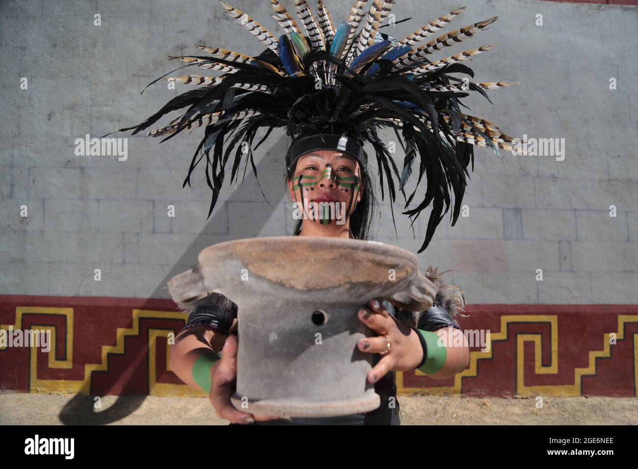 Non Exclusive: TEOTOHUACAN, MEXICO - AUGUST 16: A woman in pre-Hispanic ...