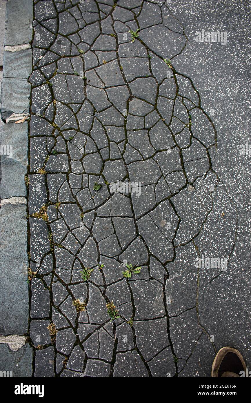 Cracked asphalt texture hi-res stock photography and images - Alamy