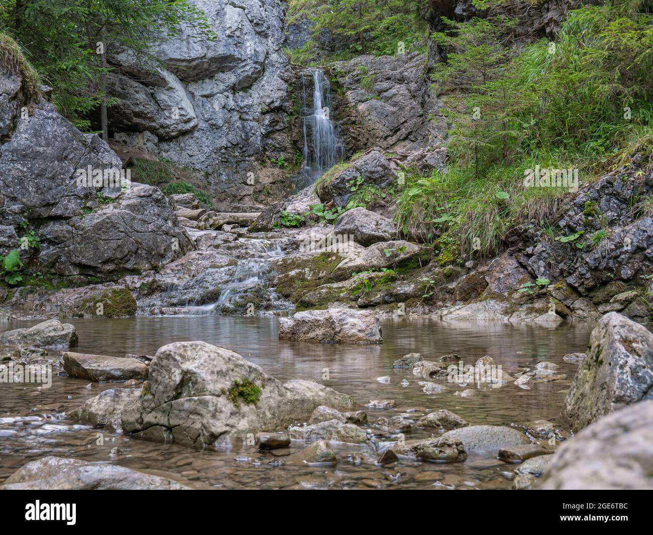 Basin of waterfall hi-res stock photography and images - Alamy