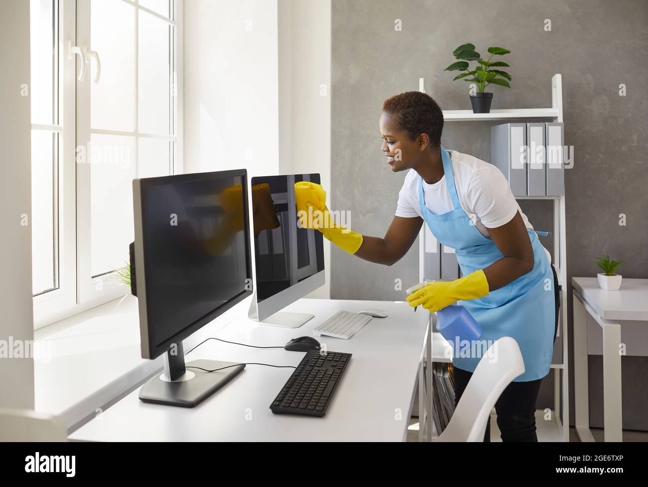 Commercial cleaning service hi-res stock photography and images - Alamy