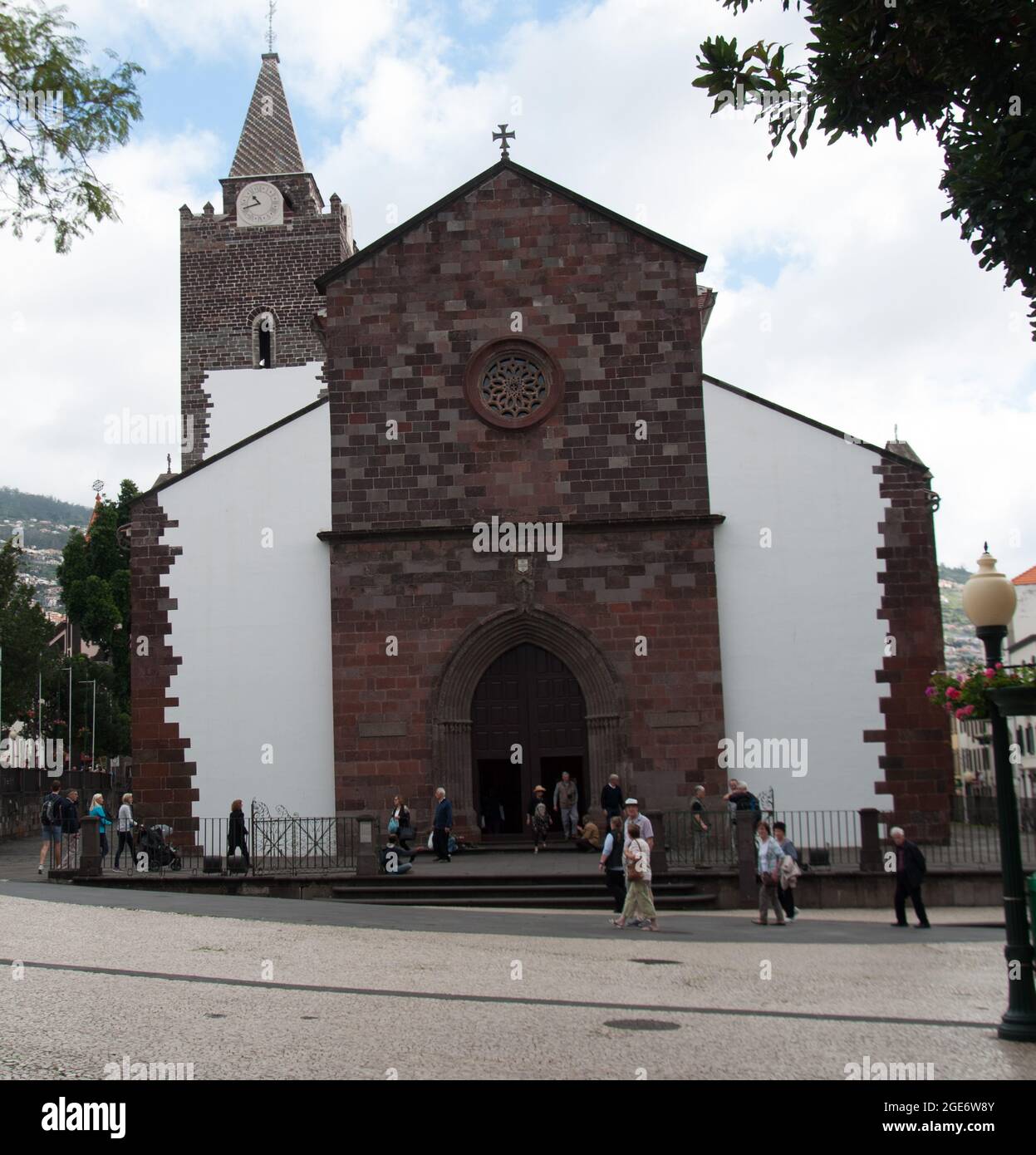 Madeira portugal funchal cathedral hi-res stock photography and images ...
