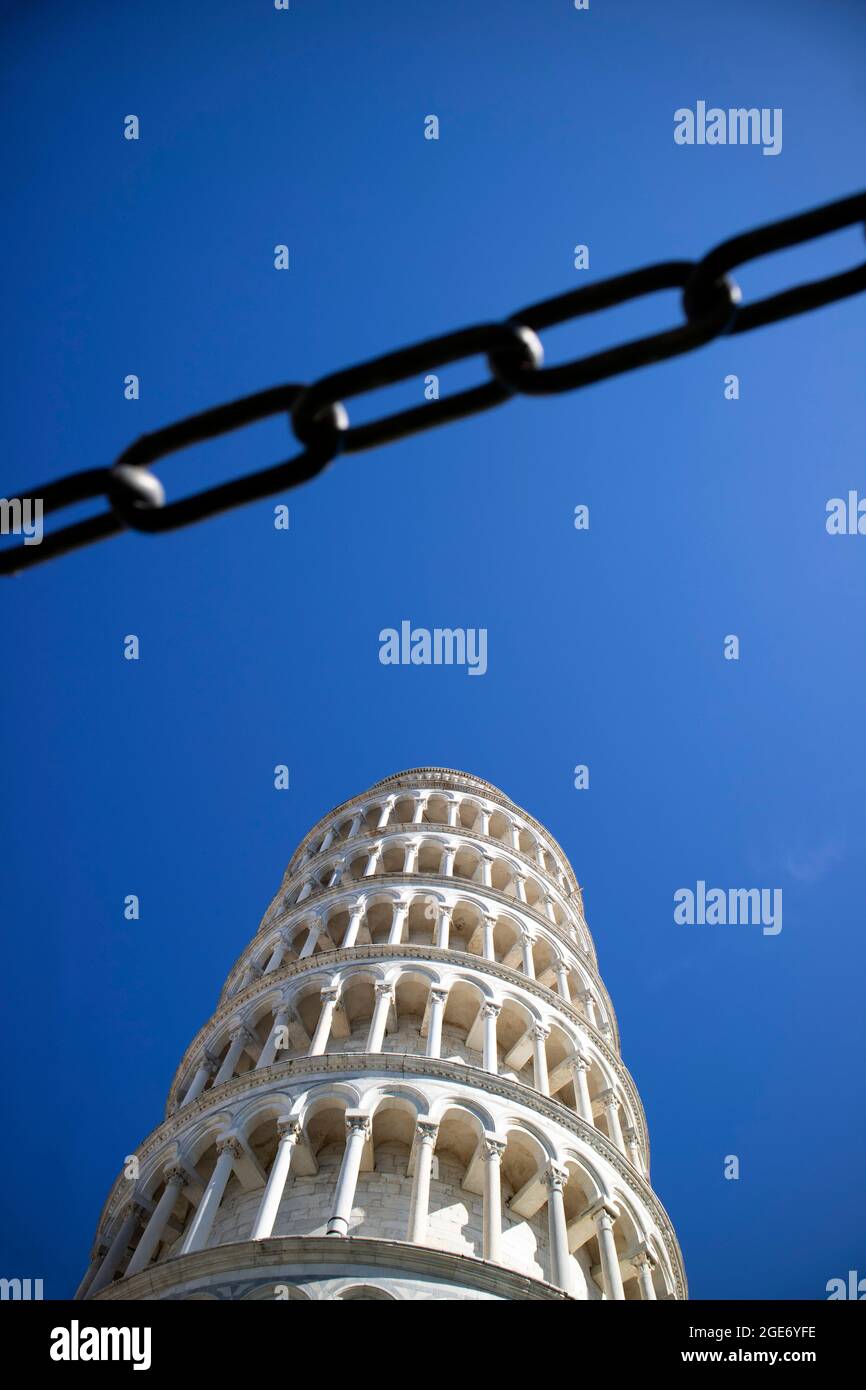 Perspective view of the architecture of the Leaning Tower of Pisa ...