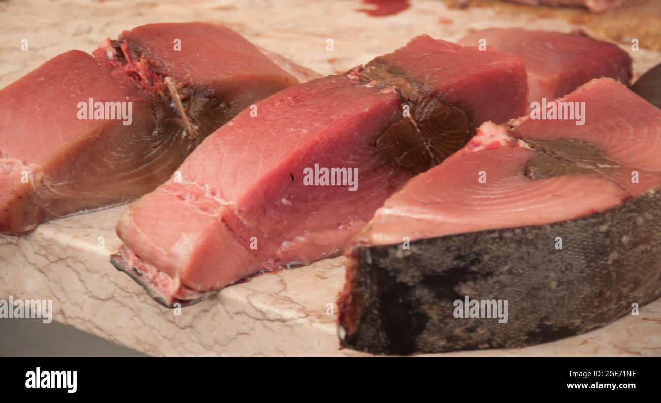 Portions of tuna fish hi-res stock photography and images - Alamy