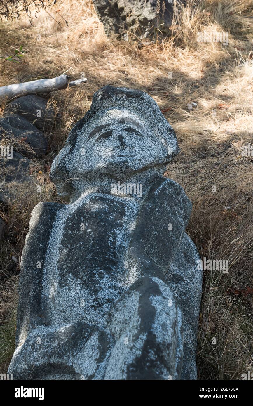 Native carvings hi-res stock photography and images - Alamy