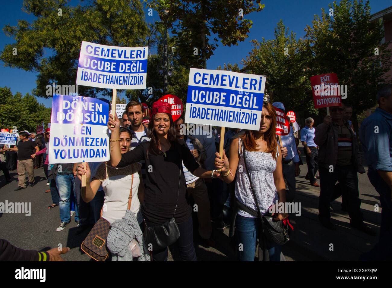 Alawi worship hi-res stock photography and images - Alamy