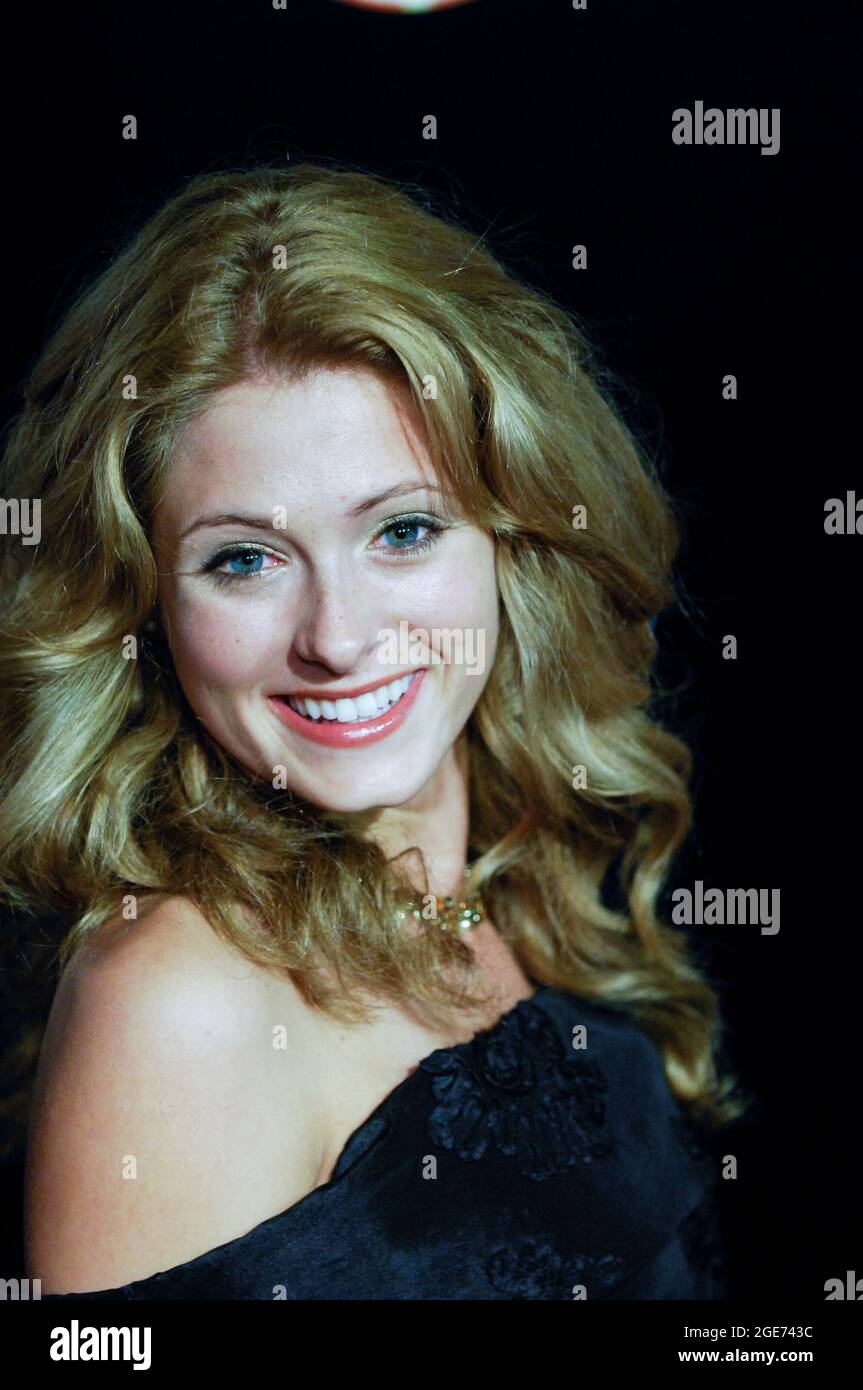 Actress Cameron Goodman attends arrivals for Entertainment Tonight and ...