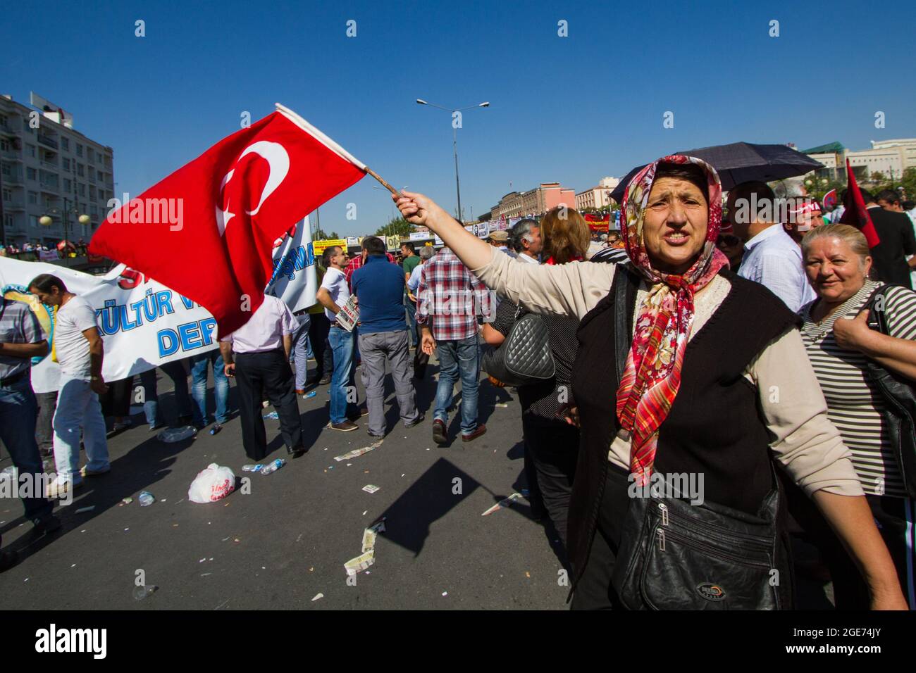 Turkish woman waves turkish flag hi-res stock photography and images ...