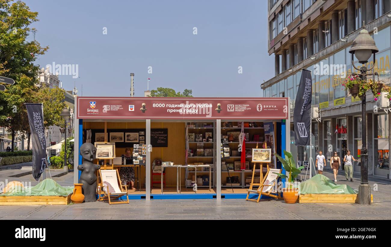 Vinca culture hi-res stock photography and images - Alamy