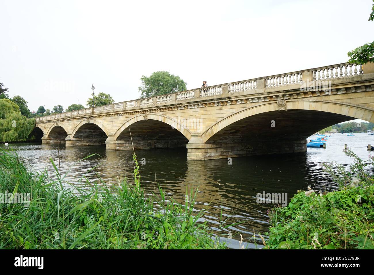 The Serpentine Bridge crossing the Serpentine lake in Kensington Palace ...