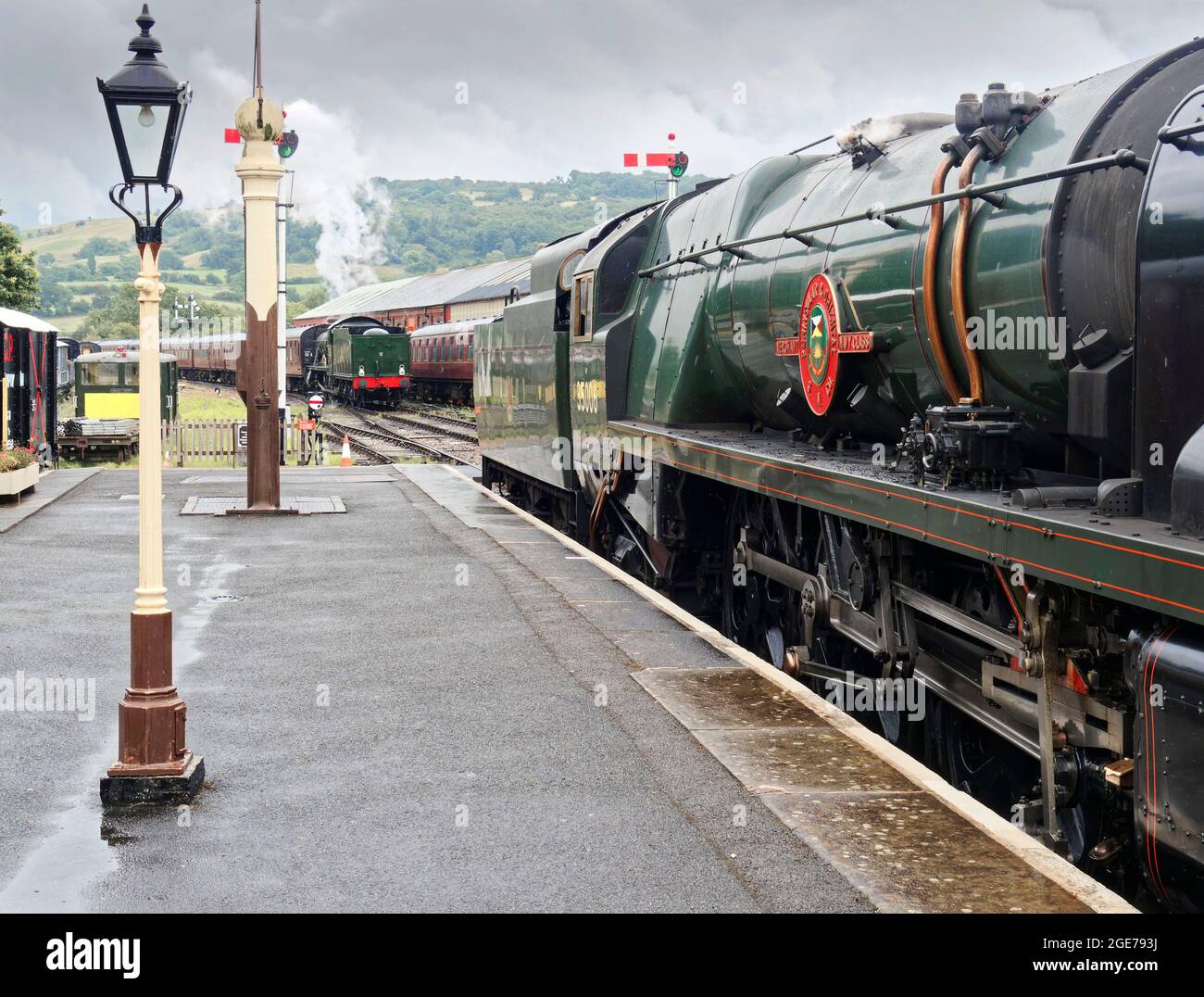 Gloucestershire warwickshire steam railway hi-res stock photography and ...