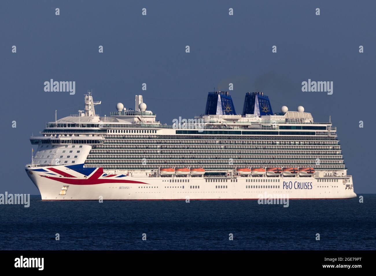 Britannia cruise ship hi-res stock photography and images - Alamy