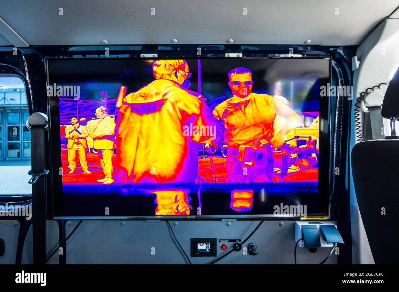 Infrared camera at airport hi-res stock photography and images - Alamy