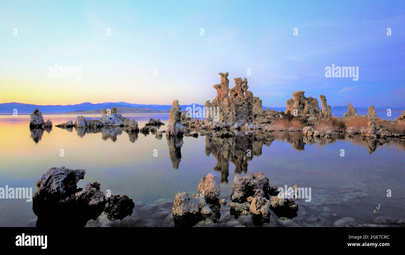 Tufa reflections mono lake hi-res stock photography and images - Alamy