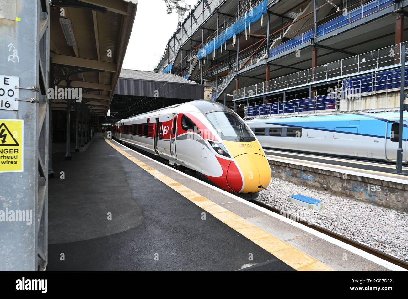 Hitachi AT300 a Kings Cross Station Stock Photo - Alamy
