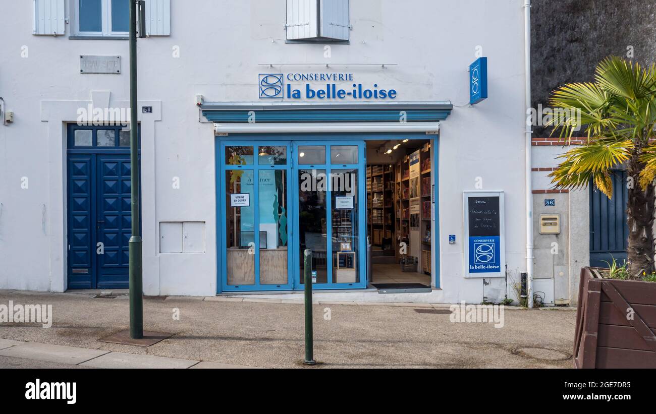 Noz store hi-res stock photography and images - Alamy