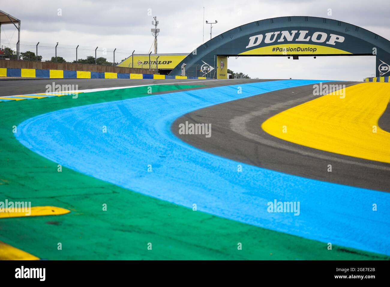 Dunlop arch during the free practice and qualifying sessions of 24 ...