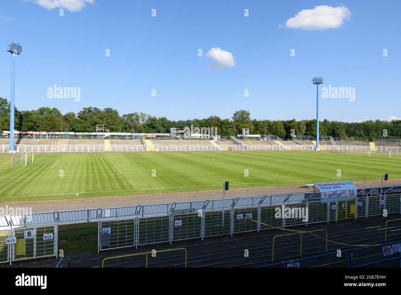 Stadion general view pitch hi-res stock photography and images - Alamy