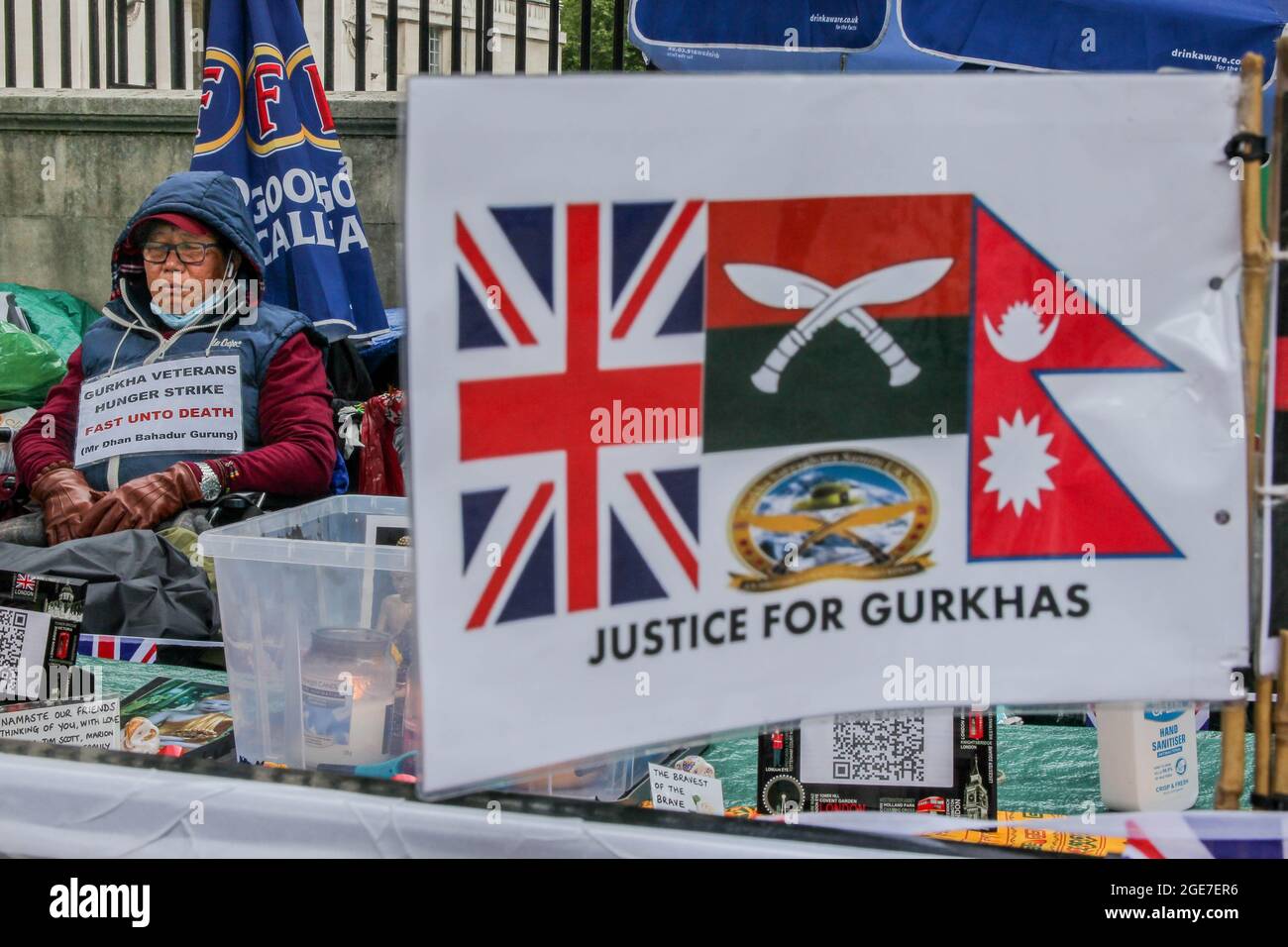 British armed forces retired soldiers hi-res stock photography and ...