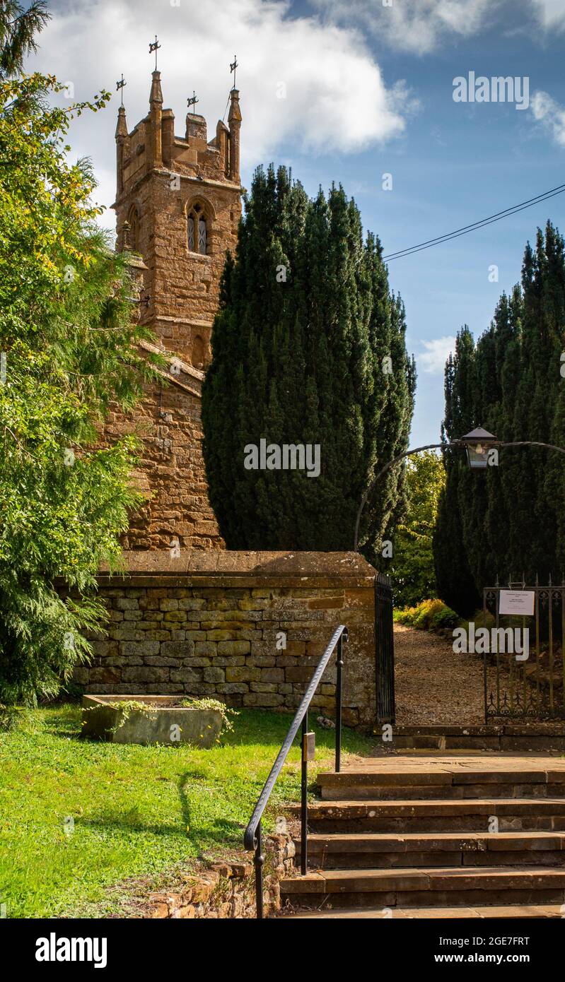 UK, England, Oxfordshire, Balscote, Shutford Road, 14th century St Mary ...