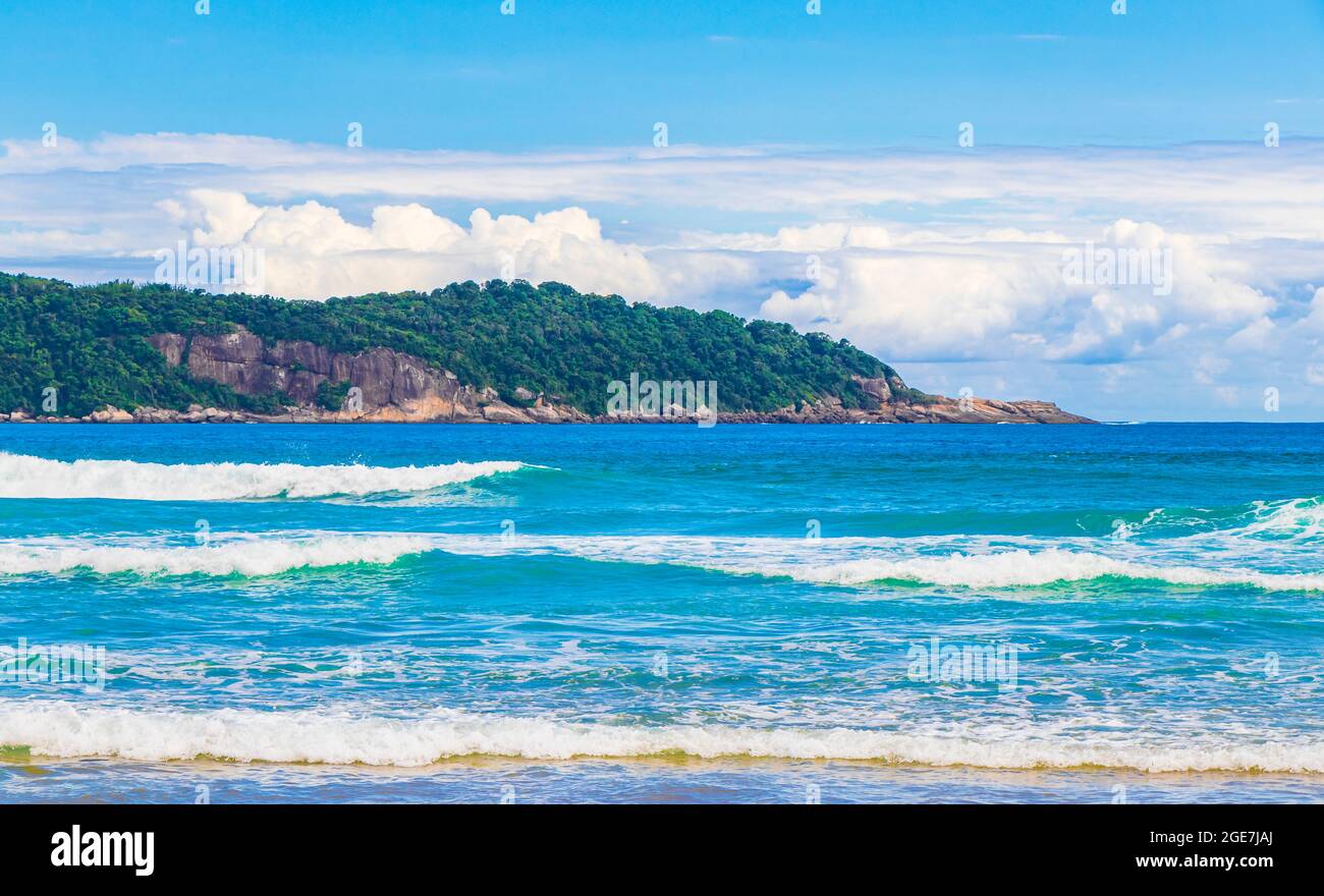 Amazing Praia de Lopes Mendes beach on the big tropical island Ilha ...