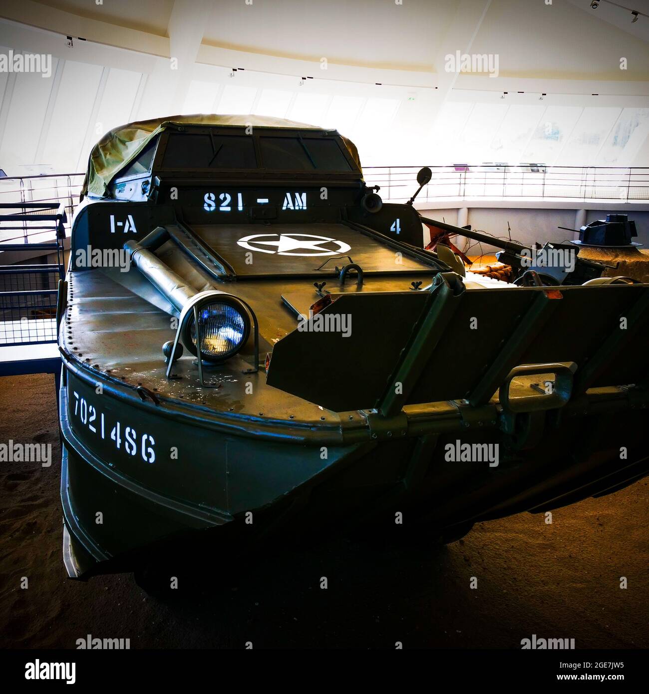 Dukw amphibious second world war vehicle hi-res stock photography and ...