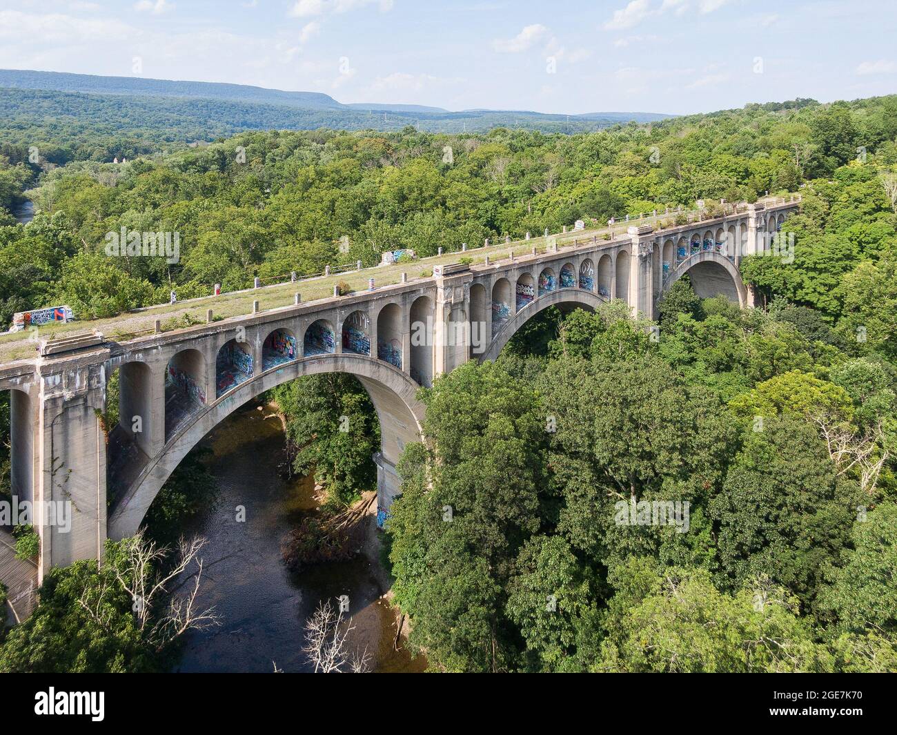 Elevated rail viaduct hi-res stock photography and images - Alamy