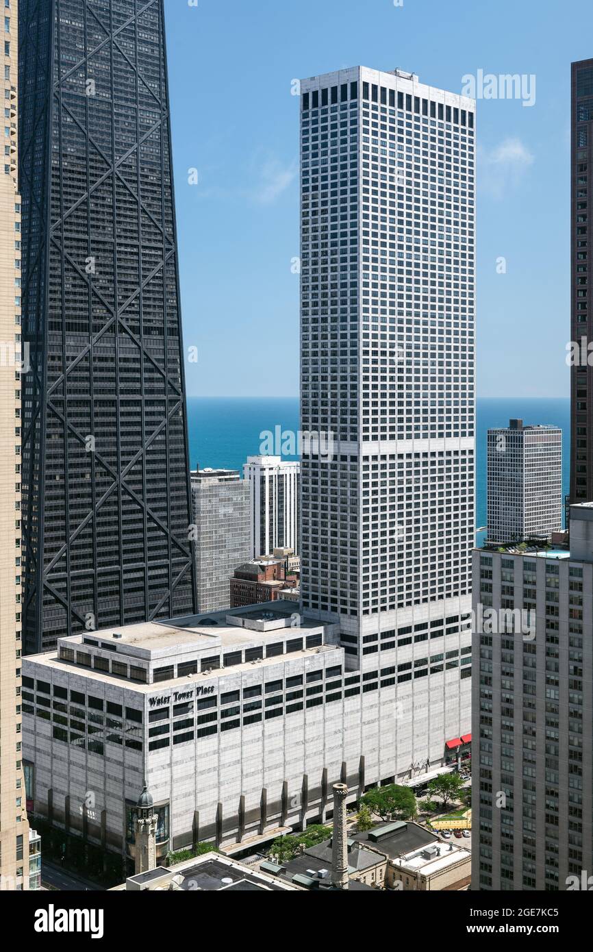 Chicago water tower place shopping hi-res stock photography and images ...