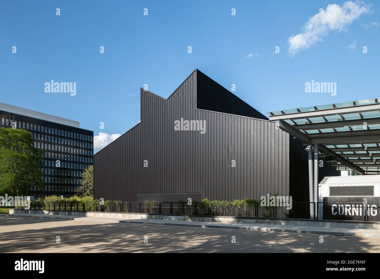 Corning museum exterior hi-res stock photography and images - Alamy